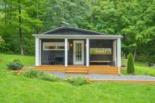 Pet-friendly Newly Renovated Cabin, Beautiful Hudson Valley Setting - Hudson Valley, NY