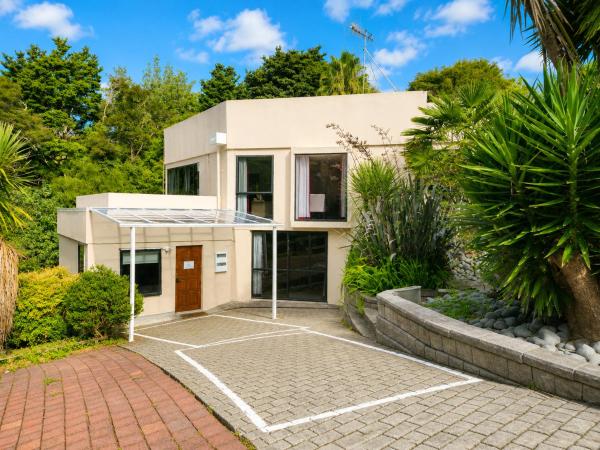 Entire House In Birkenhead - Auckland
