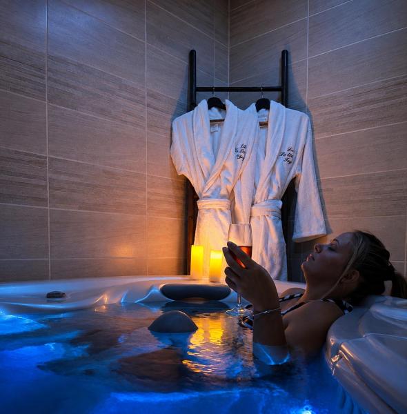 Séjour Romantique Jacuzzi Intérieur Privé - Gourdon