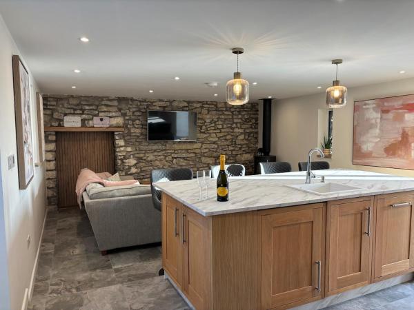 Kingsland Barn, Hot Tub And Countryside Views - Barry