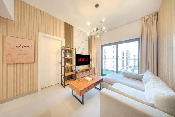 Private 1-bedroom With Living Room Apartment - Balcony - Charjah