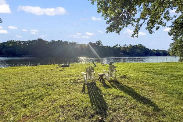 Canoe Brook Cottage - Newtown, CT