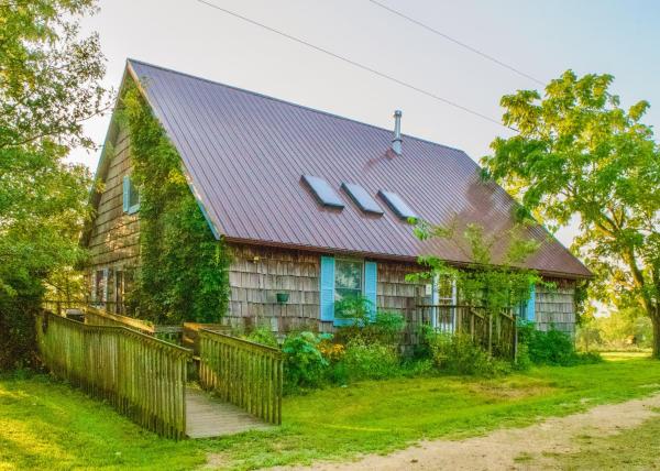 Sandberg Retreat - Belmont, WI
