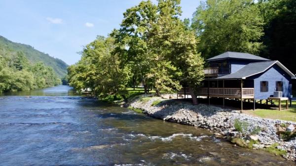 River Escape River Front Cabin - Tellico Plains, TN