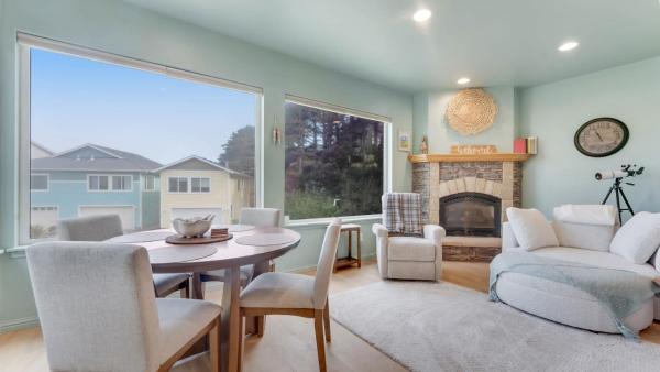 Coastal Pet-friendly Bungalow With Water Views - Gold Beach, OR
