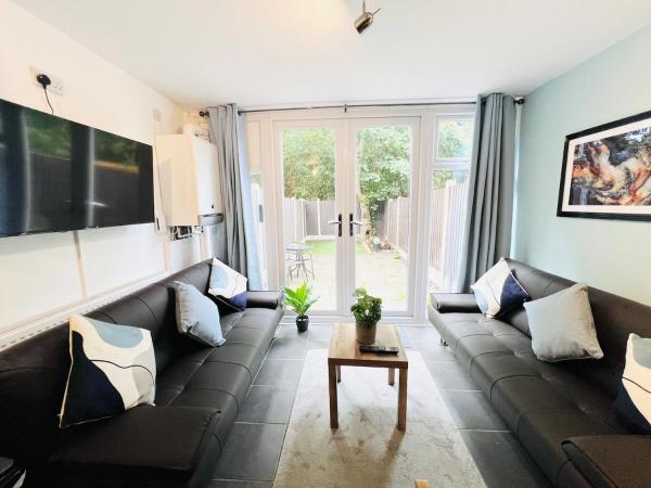 7 Bed Home In Runcorn Perfect For Corporate Stays - 沃靈頓