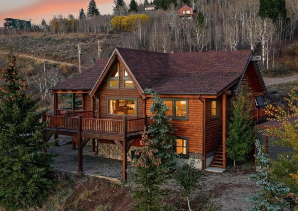 Sanora Lodge - Game Loft, Fire Pit, Yellowstone - Henrys Lake, ID