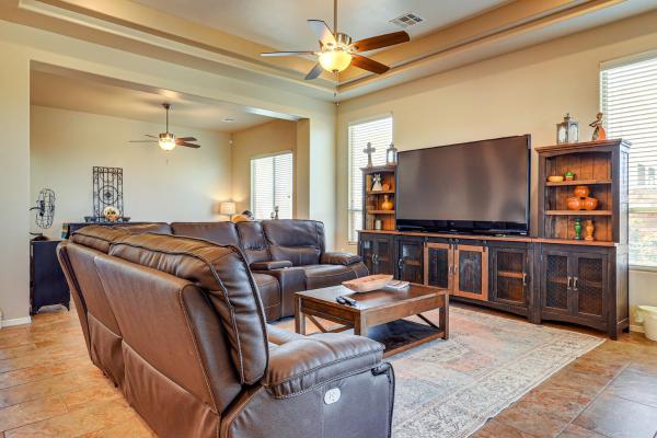 Las Cruces Oasis: Patio, Hot Tub + Mtn Views - Las Cruces, NM