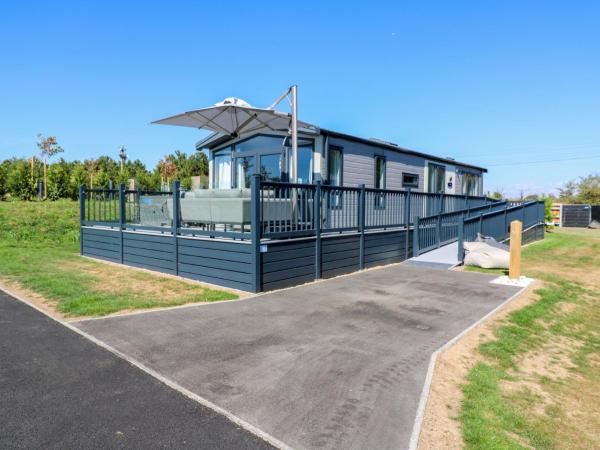 Lakewood Plot 1 - Brightlingsea
