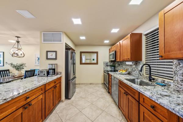 Quiet Condo W Lanai Ac Beachfront Cabana - Maui Eldorado E102 - Lahaina, HI