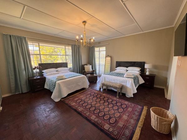 Burton House Riviera On Vaal Golf Course View - Vereeniging