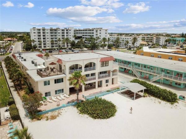 Beachside Condo With Pool On North Redington Beach! - Madeira Beach, FL