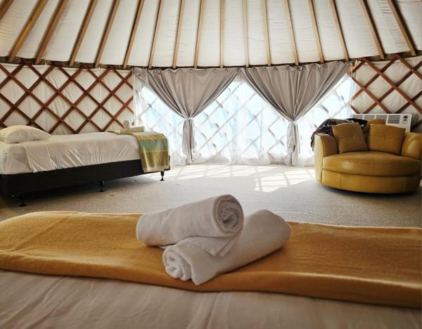 Pohara Coastal View Glamping - Tākaka