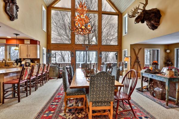 Ski-in, Ski-out Log Cabin On Great Eastern Trail - Hot Tub, Sauna, Game Room - Vermont