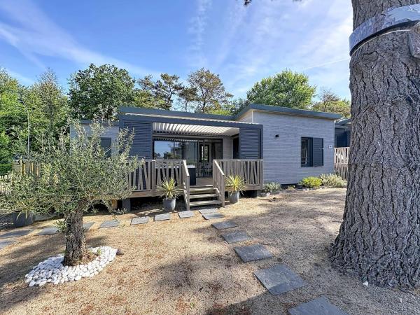Chalet à Jullouville - 6 Couchages, Piscine Chauffée, Proche Plage Et Commerces - Fr-1-361-521 - Basse-Normandie