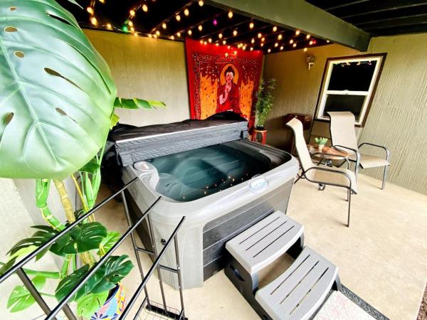 Winnemucca Spa - Private Guest Suite - Hot Tub, Sauna, Views - Green Mountain Falls, CO