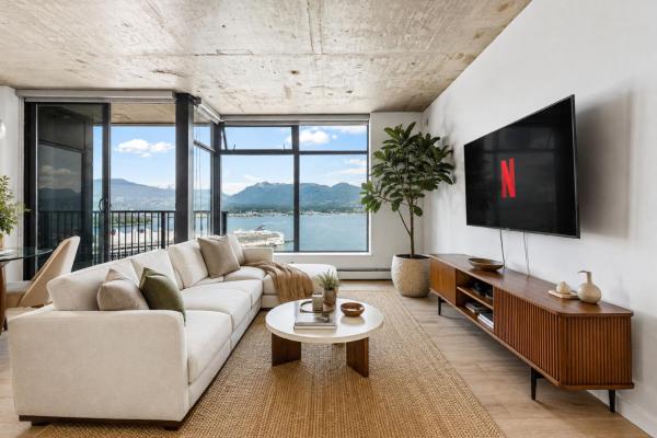Luxury 2 Bedroom With Million Dollar View - British Columbia