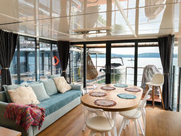 Houseboat - Hotel Ukiel Wellness & Spa - Olsztyn