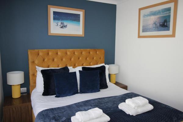 Oliver Wests Beautiful 1 Bedroom Retreat - Scarborough