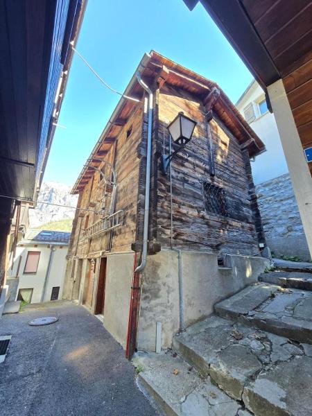 Urchiges Chalet Mitten Im Herzen Von Leukerbad - Leukerbad