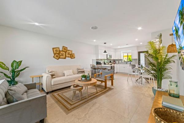 Aquamarine - Coral Springs, FL
