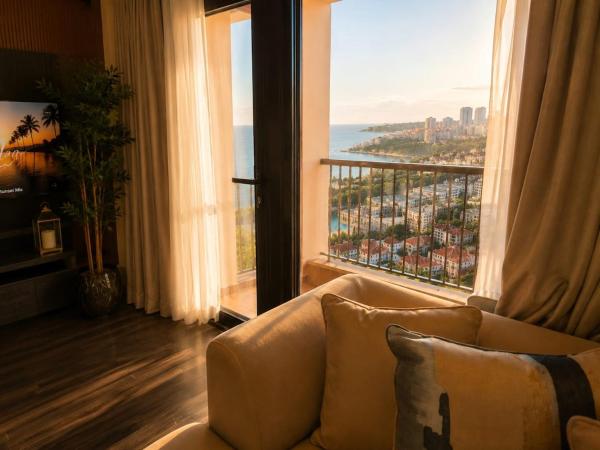 Heart Of Pearl 3br, Huge Terrace & Marina Views - Doha