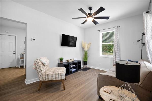 Downtown Wilmington Bungalow Extended Stays - Wilmington, NC