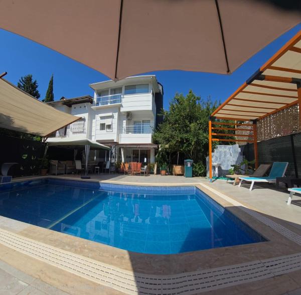 Greenvilla3 Belek-15 Beds-7rooms Full Triplex Villa In Belek With 10meter Private Pool & Garden Wi-fi- Full Kitchen & Bed Equipments-new Air Conditions Free Parking 3shower & Wc - Belek
