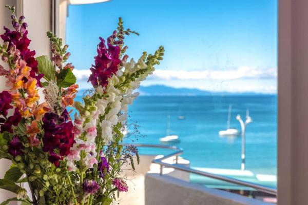 Central Oneroa Apartment With Sea Views. - Waiheke Island