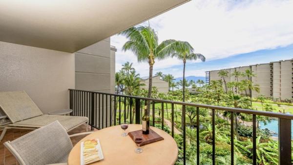 Fun Maui Vacation Beachfront Resort W Pools - Kaanapali Shores 546 - Maui, HI