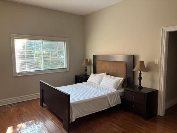 Large Private Unit In Richmond Hill - Markham