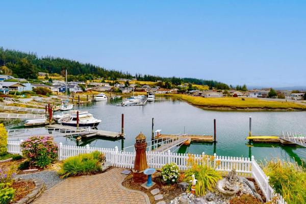 Waterfront Home With Private Sauna And Kayaks In Oak Harbor - Camano Island, WA