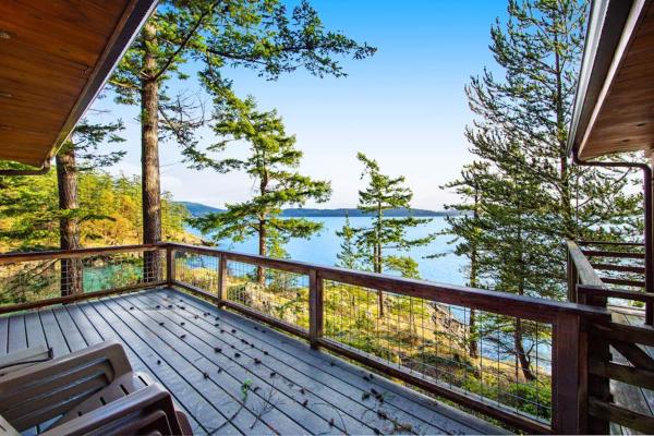 Rustic Waterfront Cabin In Eastsound With Private Beach Access And Ocean Views - Orcas Island, WA