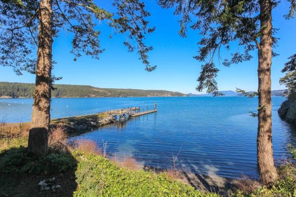 Charming Waterfront Home With Epic Views Close To Beach Dog Friendly - Lopez Island, WA