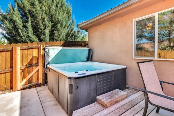Updated 3br Moab Retreat With Hot Tub And Fire Pit - Moab