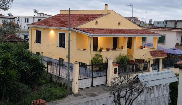 Antiche Torri Guest House - Castel Volturno