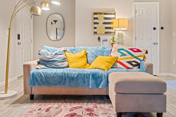 4br Pecan Tree Beauty By The Lake, Sleeps 8 - Austin, TX