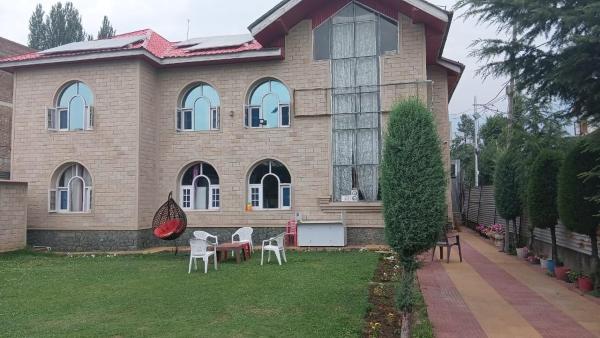 - Srinagar