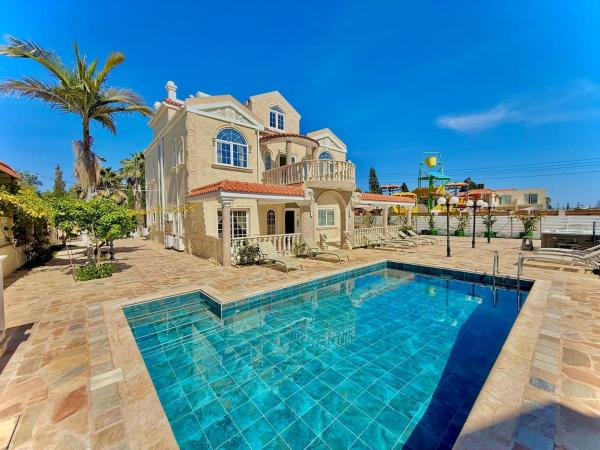 6-bedroom Seaside Villa With Private Pool & Hot Tub - Ayia Napa - Ayia Napa