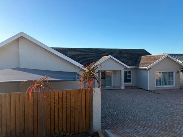 28 Petunia - Jeffreys Bay