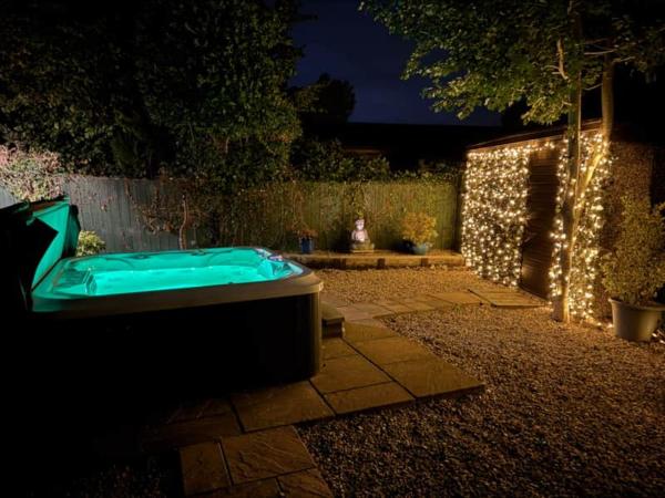 Elckys Hot Tub Holiday Lodge York - Pocklington