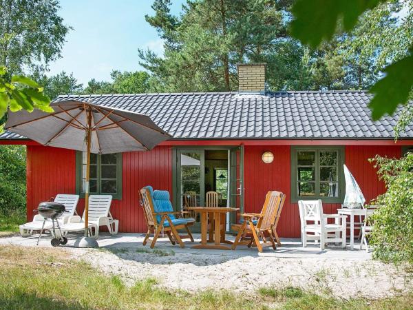 6 Person Holiday Home In Nexø - Denmark