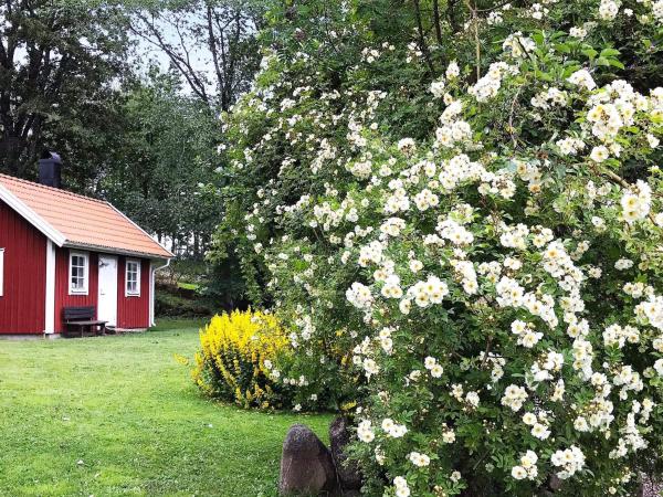 4 Person Holiday Home In Falköping-by Traum - Falköping