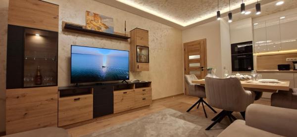 Arena Izgrev Luxury Apartment - Sea View, Skyline, Free Parking - Burgas