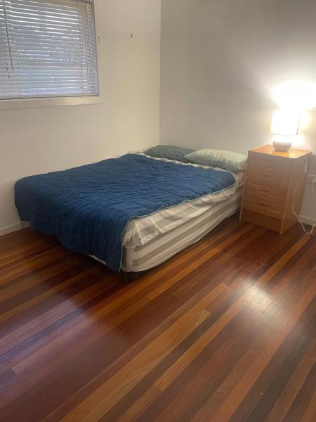 Scarborough Road Guest House B - Beachmere