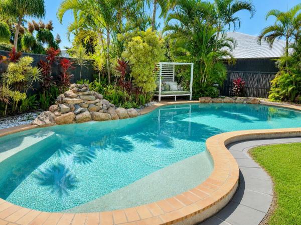 Spacious Bayside Family Home With Pool - Brisbane