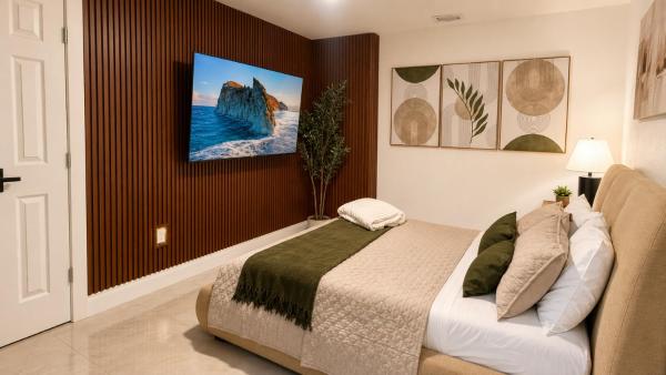 New Private Suite - Private Entrance And Bath - South Miami, FL