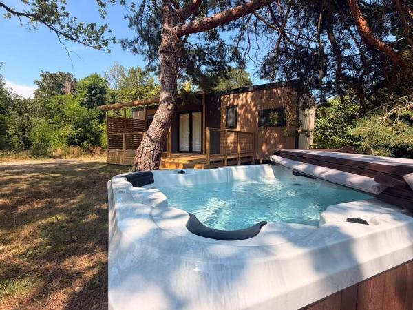 Mobil-home Avec Jacuzzi Et Climatisation - Chantilly