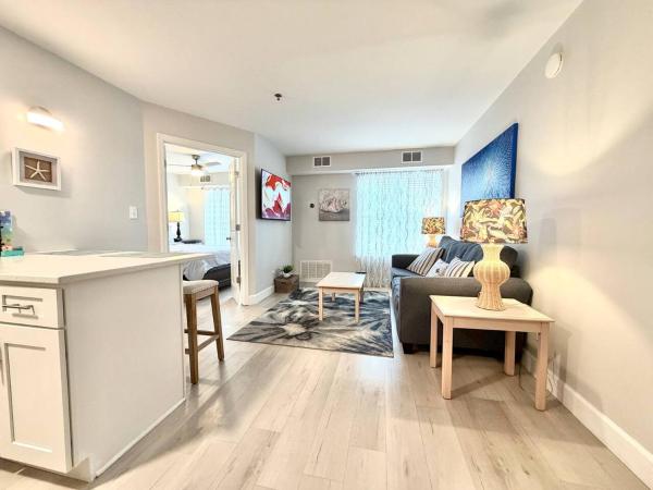Charming 1br Beach Getaway Walk To Pool & Shops! - Santa Rosa Beach, FL
