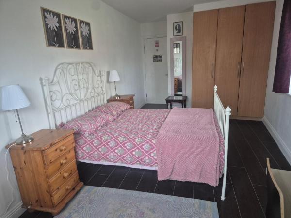 Budget Room Close To Tramline - Dublin, Ireland